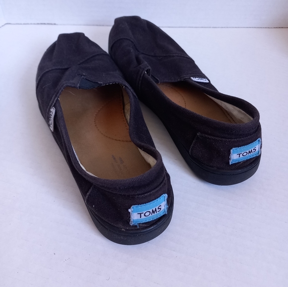 Toms | Shoes | Toms Kids Black Canvas Shoes Rubber Sole Slip On Size 4 ...